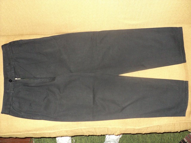 Crne zenske pantalone