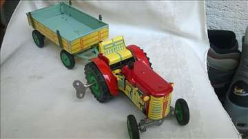 Limeni traktor KDN sa prikolicom,na navijanje,fali