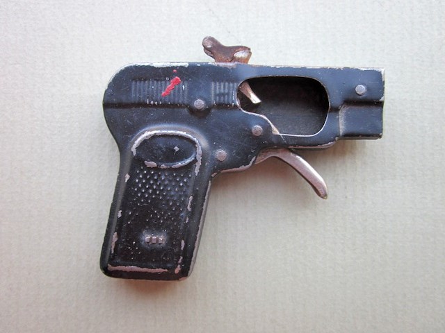 stari pištolj na kapisle DFSL-1956
