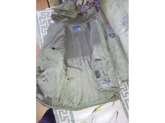 Maslinasto-zelena jakna