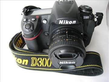 Nikon D300 telo sa samo 14.406 okidanja - Kao novo