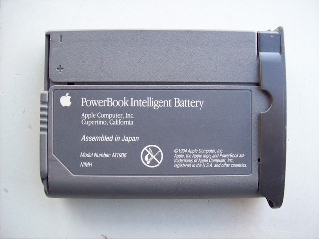 Apple baterija ,model  M1906
