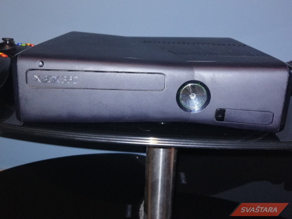 Prodajem Xbox 360,250 GB sa fifom 19 original