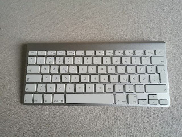 ORIGINAL Apple bluetooth WiFi bezicna tastatura A1314