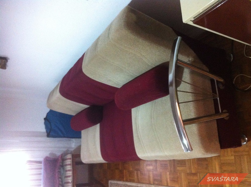 Na prodaju sofa za spavanje i dve fotelje iz uvoza