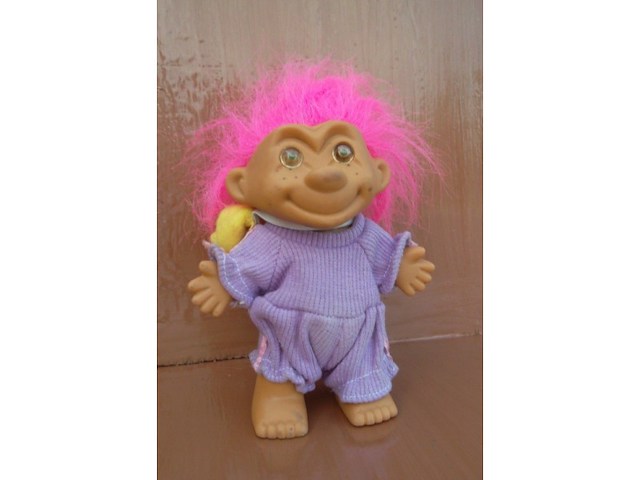 Troll doll - lutkica sa odelcetom i kapuljacom