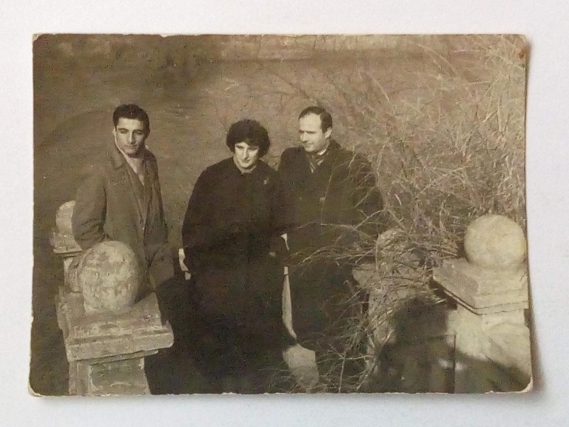 Dva Muskarca i Zena u Sakou - Nis 1958.godine -