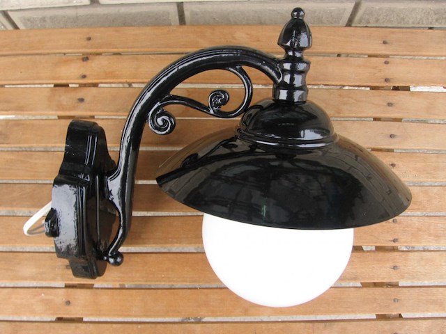 Fenjer - zidna lampa 1/3 K-crna