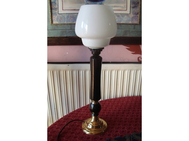 Savršena stona lampa