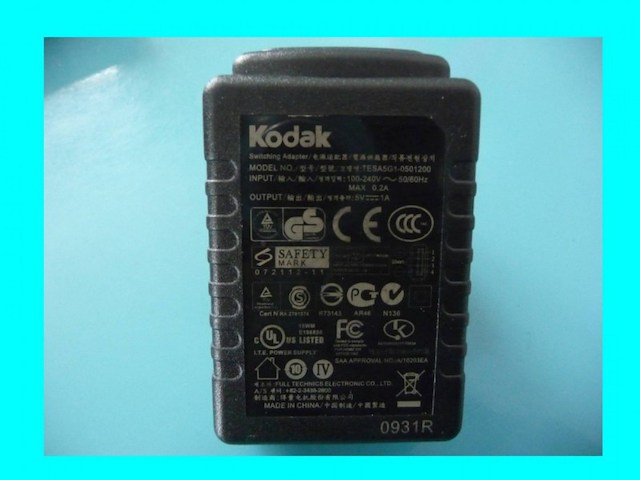 KODAK USB PUNJAC za fotoaparate i drugo.