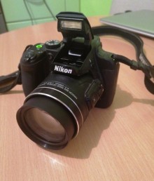 Nikon coolpix b700