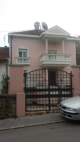 Lux kuća na Dedinju,380m2,I zona,4 ari placa