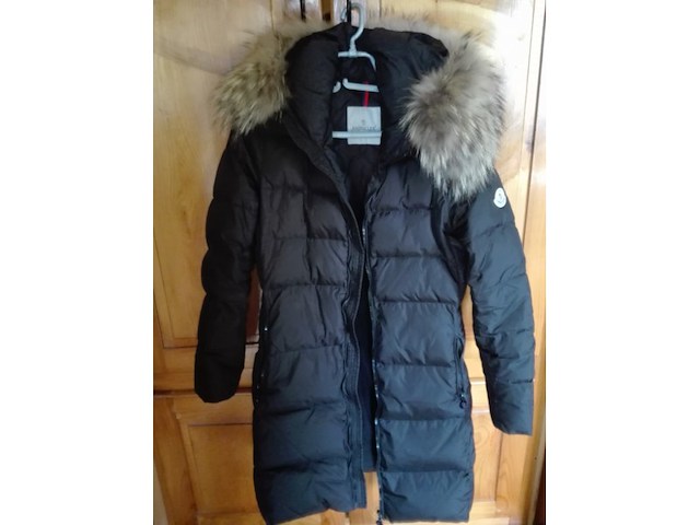 **MONCLER jakna**