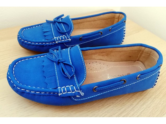 Plave cipele broj 37