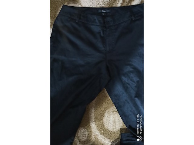 crne svilenkaste 3/4 pantalone