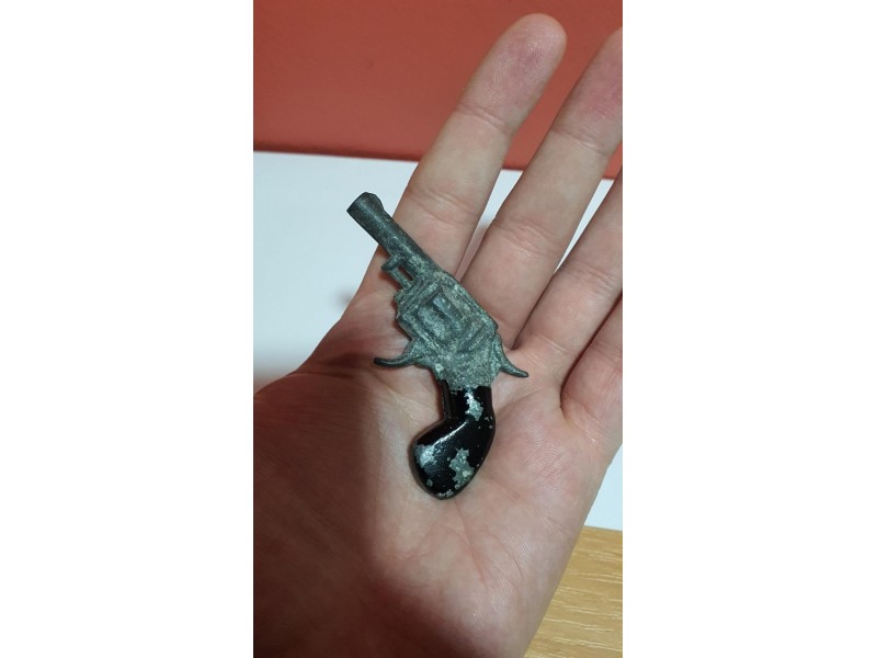 Metalni pistolj ( minijatura - odlivak )