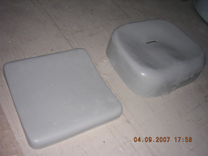 Sedišta za tribine (poliester, stakloplastika)