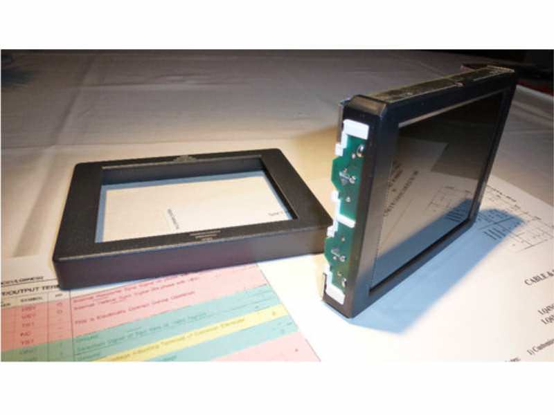 Sharp LCD ugradni displej