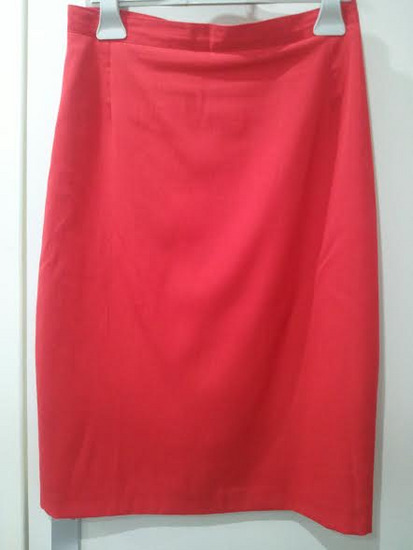 klasicna crvena suknja