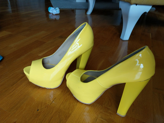 Žute cipele 37