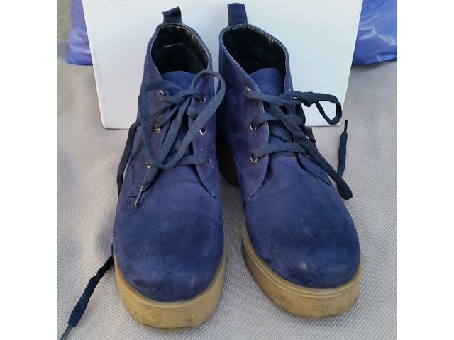 duboke plave cipele