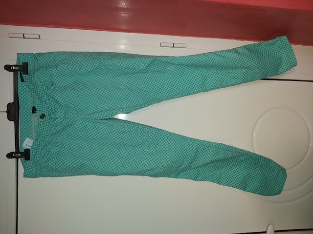 Benetton zelene pantalone