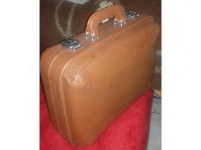 Kofer kožni-braon boje-nošenje u ruci-praktican-