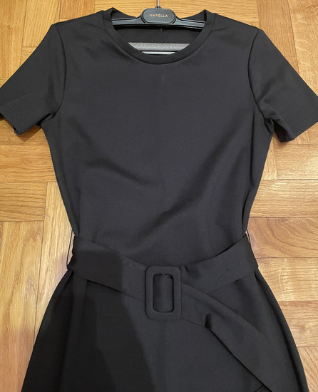 Zara mala crna haljina