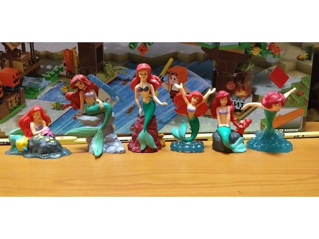 Ariel Mala sirena (nagnuta) i izbor od 6 Disney orig.