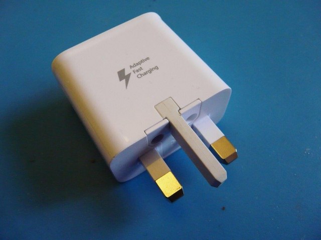 Samsung EP-TA20UWE punjač (bez USB kabla)