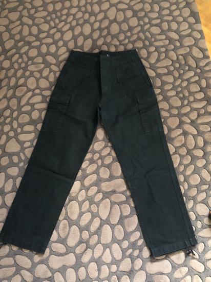 Crne pantalone