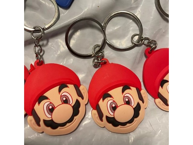 Super Mario privezak