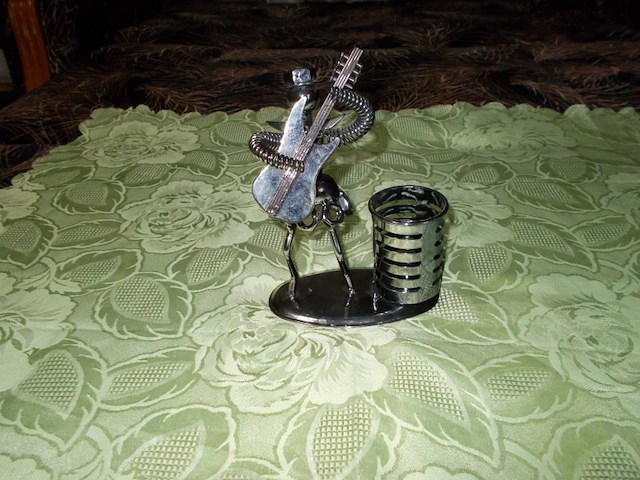 Rocker - figura od metala visine oko 20 cm
