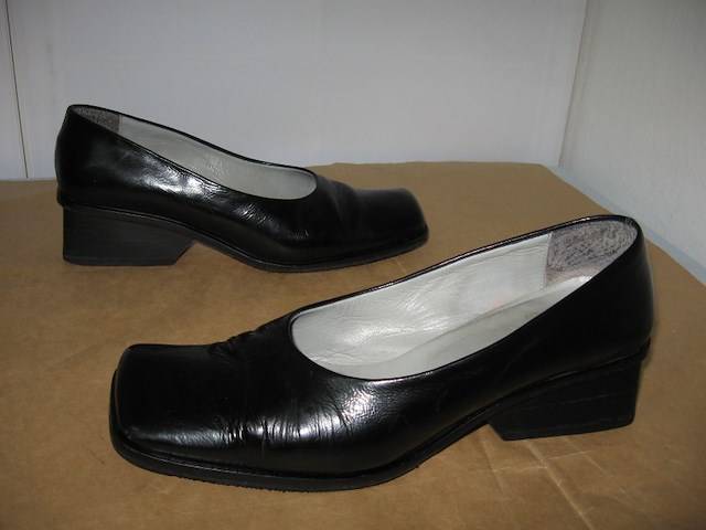 Cipele kožne, lakovane italijanske br. 41