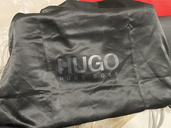 Hugo Boss tasna