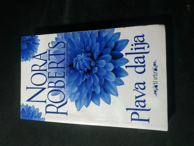 Nora Roberts Plava dalija