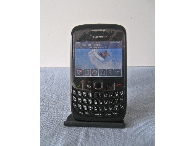 BlackBerry Curve 8520(procitaj opis ,vazno je)RASPRODAJ