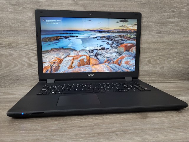 Laptop Acer Aspire ES1-731 Intel N3050 4GB 500GB 17.3`