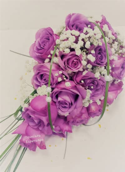 Bidermajer – Ruža, gipsofila, dekoracija