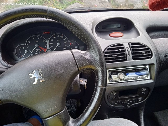 Peugeot 206 polovni delovi