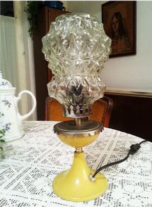 Ispravna starinska lampa