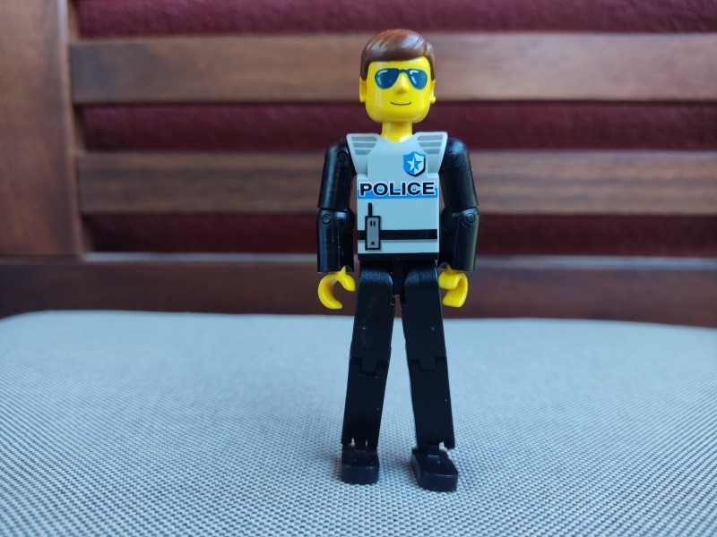 Lego Technic policajac