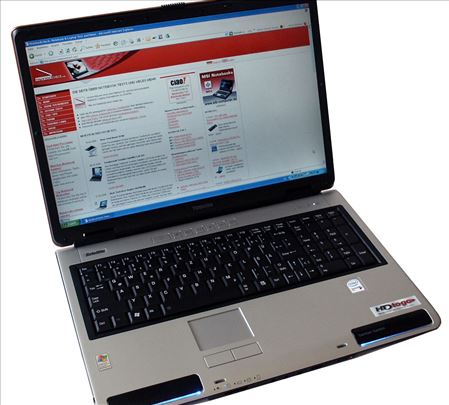 Laptop 17 inča Toshiba P100 4GB RAM SSD Windows 7