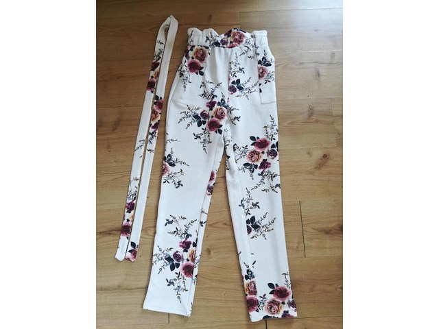 Svecane bele pantalone sa cveticima