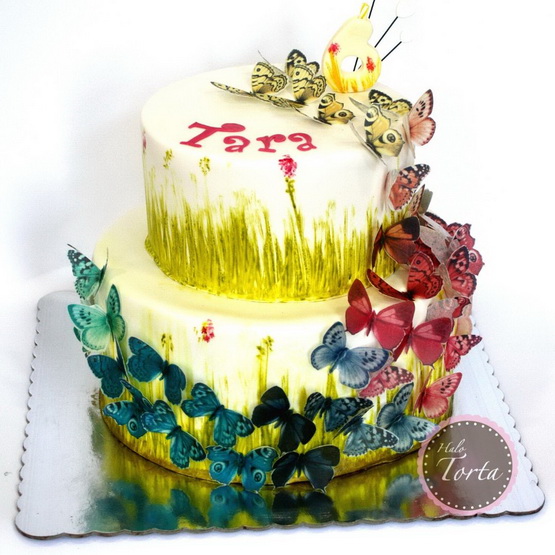 Romantična torta sa leptirićima od jestivog papira