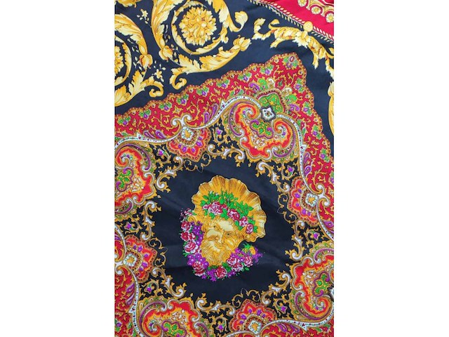 Velika svilena marama sa rusticnim motivima 100x100 cm