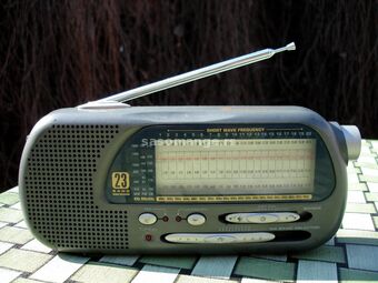 23 Band World receiver - stari radio tranzistor