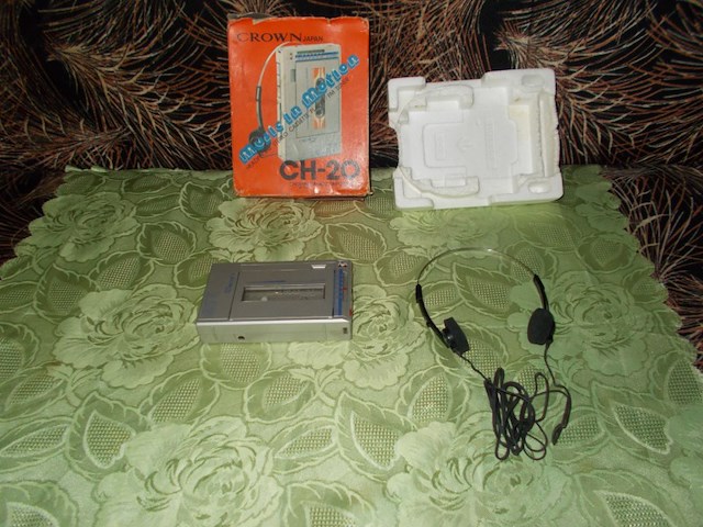 Crown CH-20 - FM Stereo Radio Cassette Player