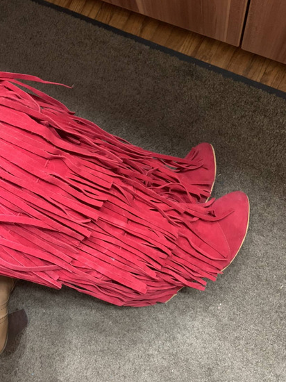 Crvene cizme sa resama