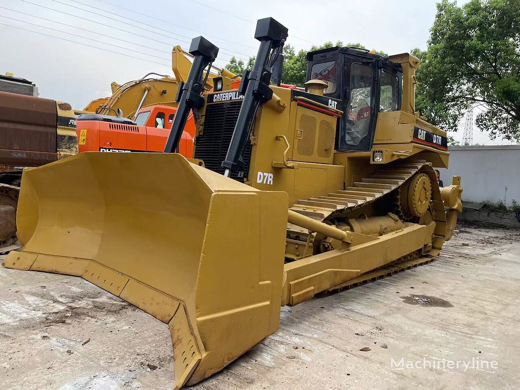 Caterpillar d7R buldožer